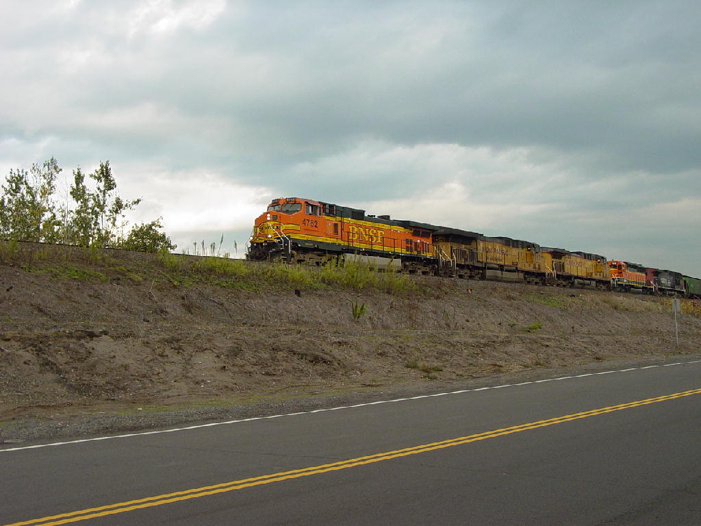 BNSF 4762